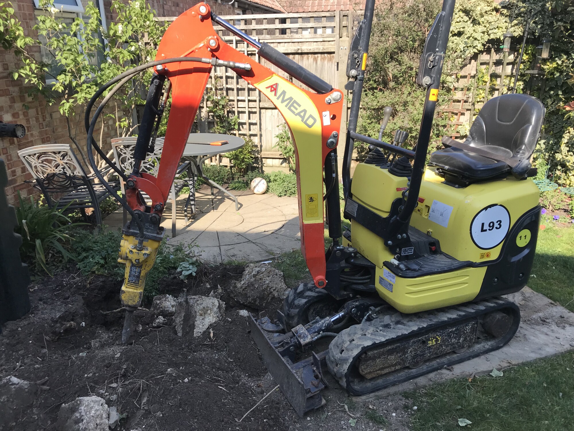 1 tonne Micro-digger - Mead Construction